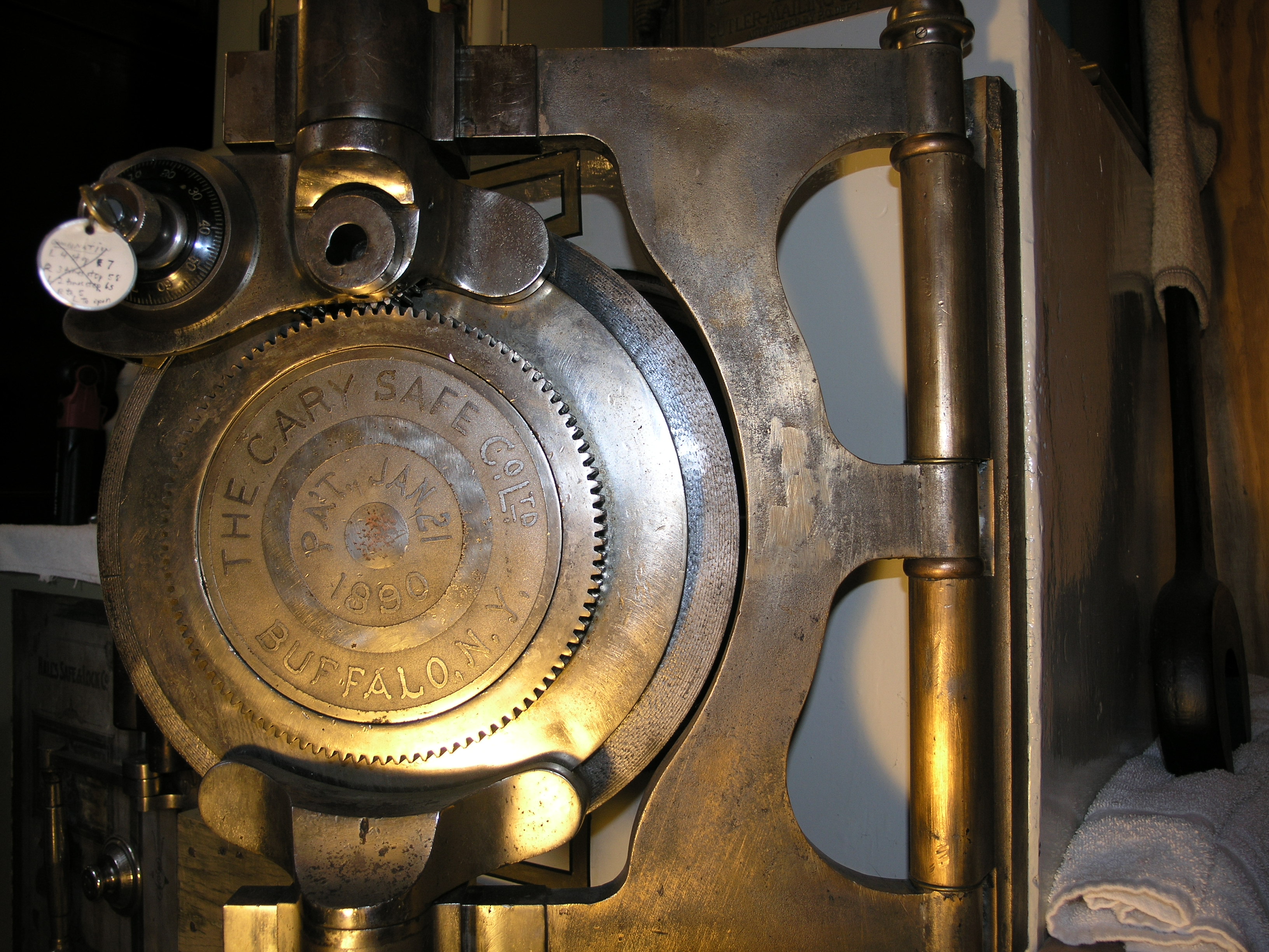 cary-safe-w-historic-padlocks-and-safes-w-myvimu